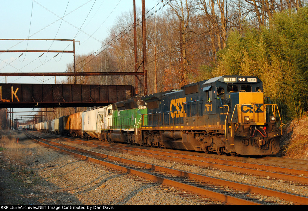 K534-12 with CSX 7611 and HLCX 7149 "Ex BN Natural Gas unit"